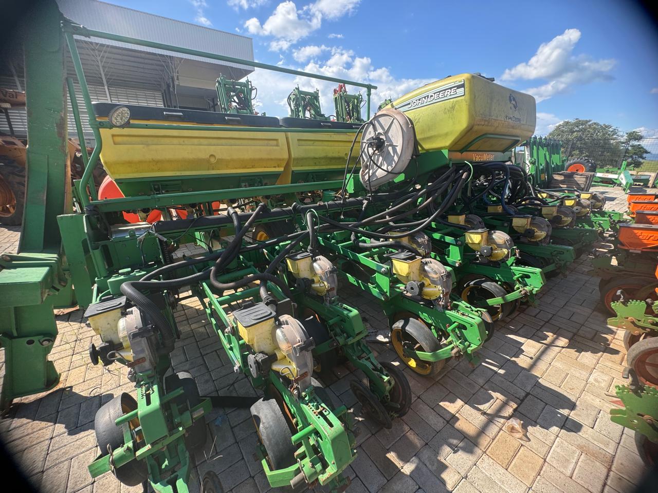 Plantadora John Deere 2115 CCS • 2014 Usado Venda
