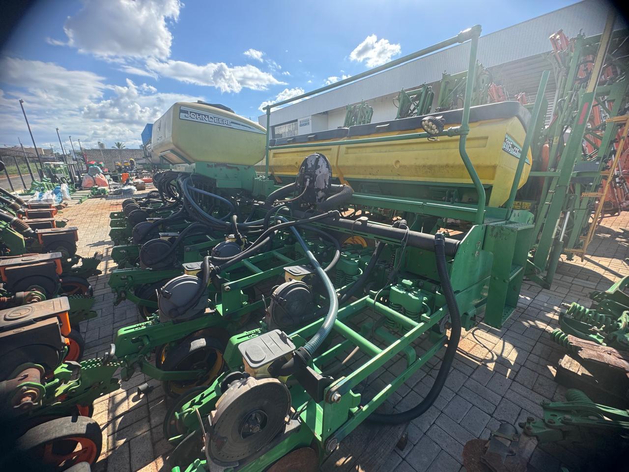 Plantadora John Deere 2115 CCS • 2014 Usado Venda