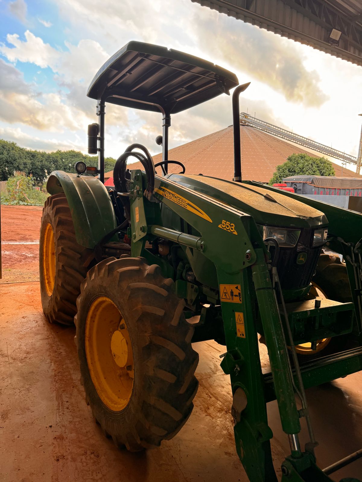 Trator John Deere 5080E • 2023 Usado Venda