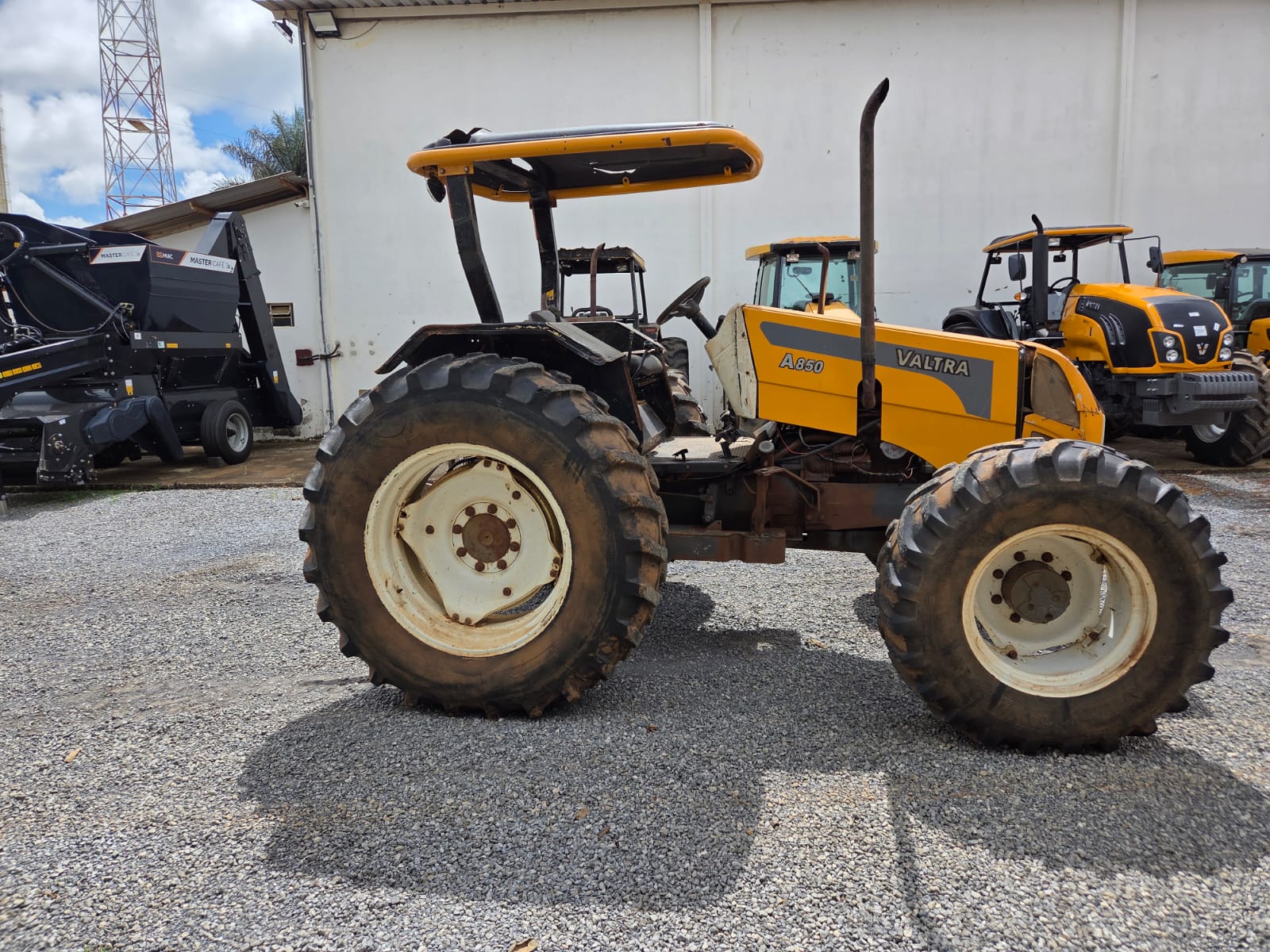 Trator Valtra A850 • 2010 Usado Venda